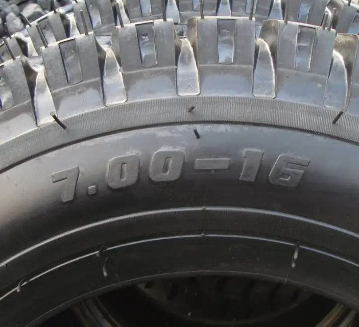 700—16轮胎打几个气压-有驾
