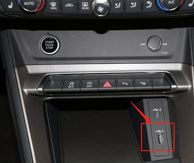 奥迪q3usb接口在哪里-有驾