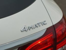 奔驰后面带4matic是什么-有驾