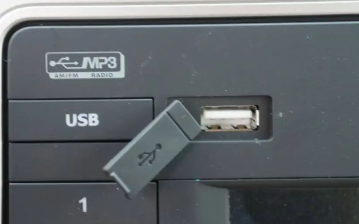 别克gl8的usb口在哪里-有驾