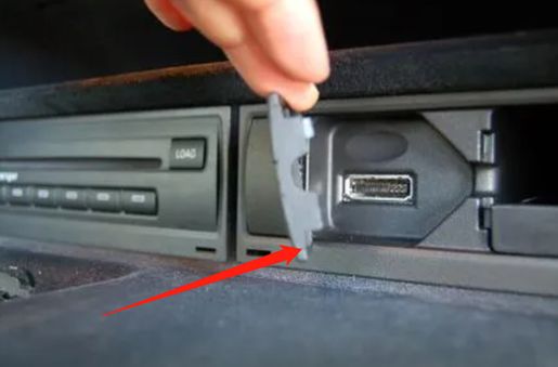 21款奥迪a6usb接口在哪-有驾