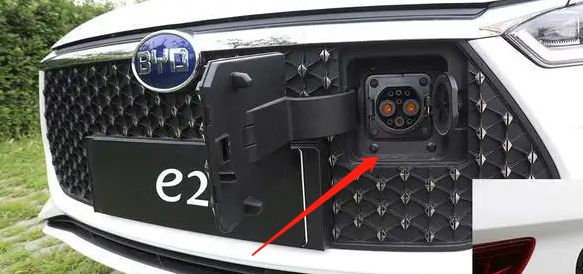 比亚迪e2快充口在哪-有驾