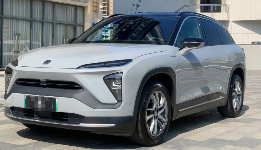 蔚来es6选性能版还是运动版-有驾